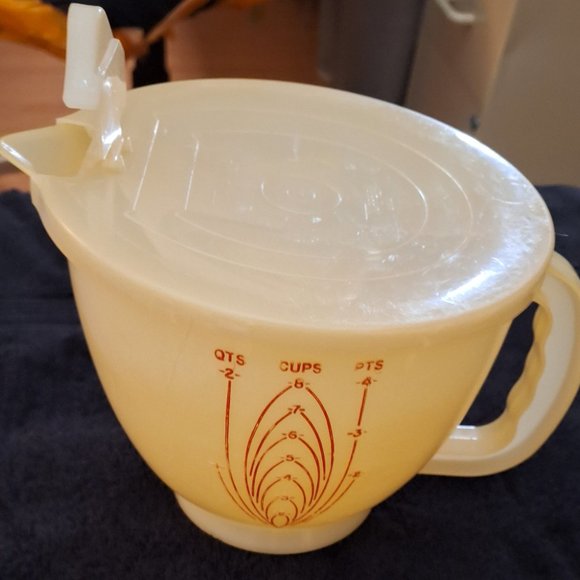 Tupperware | Kitchen | Rare Vintage Tupperware Mix And Store With ...